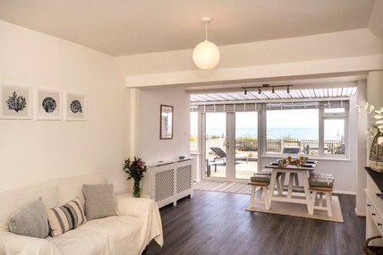 Beach Cottage Pevensey Bay 2 Bedrooms Sleeps 4 Private Beach