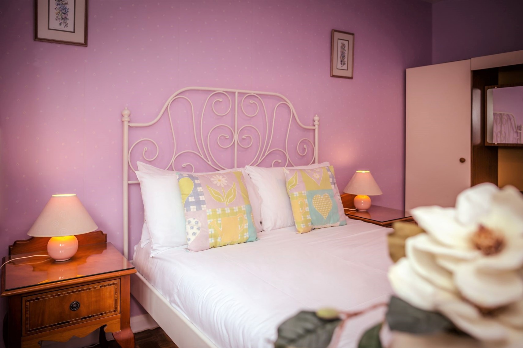 East Dean holiday cottage with 3-bedrooms to sleep 6 people dog friendly