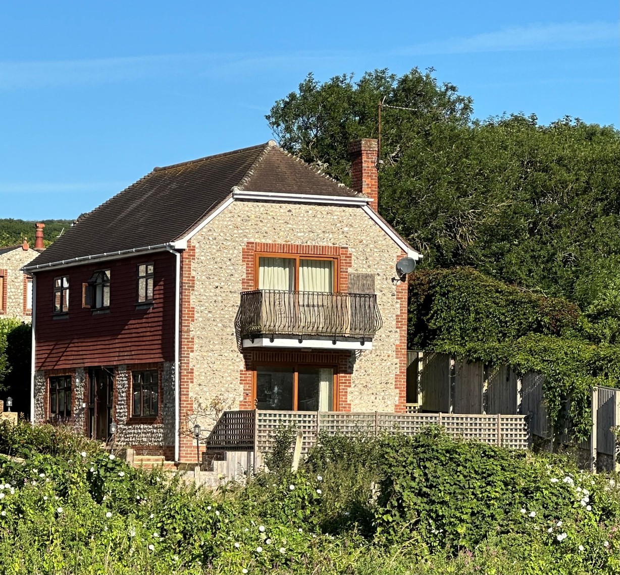 South Downs cottage by riverside in idyllic Alfriston for up to 6